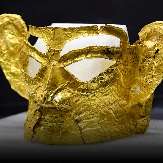 Full-Length Gold Mask Unearthed in Sanxingdui